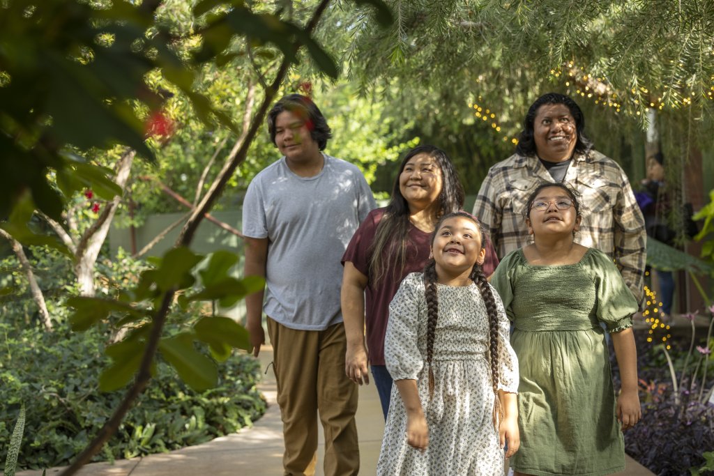 Discover the Vibrant Talking Stick Entertainment District